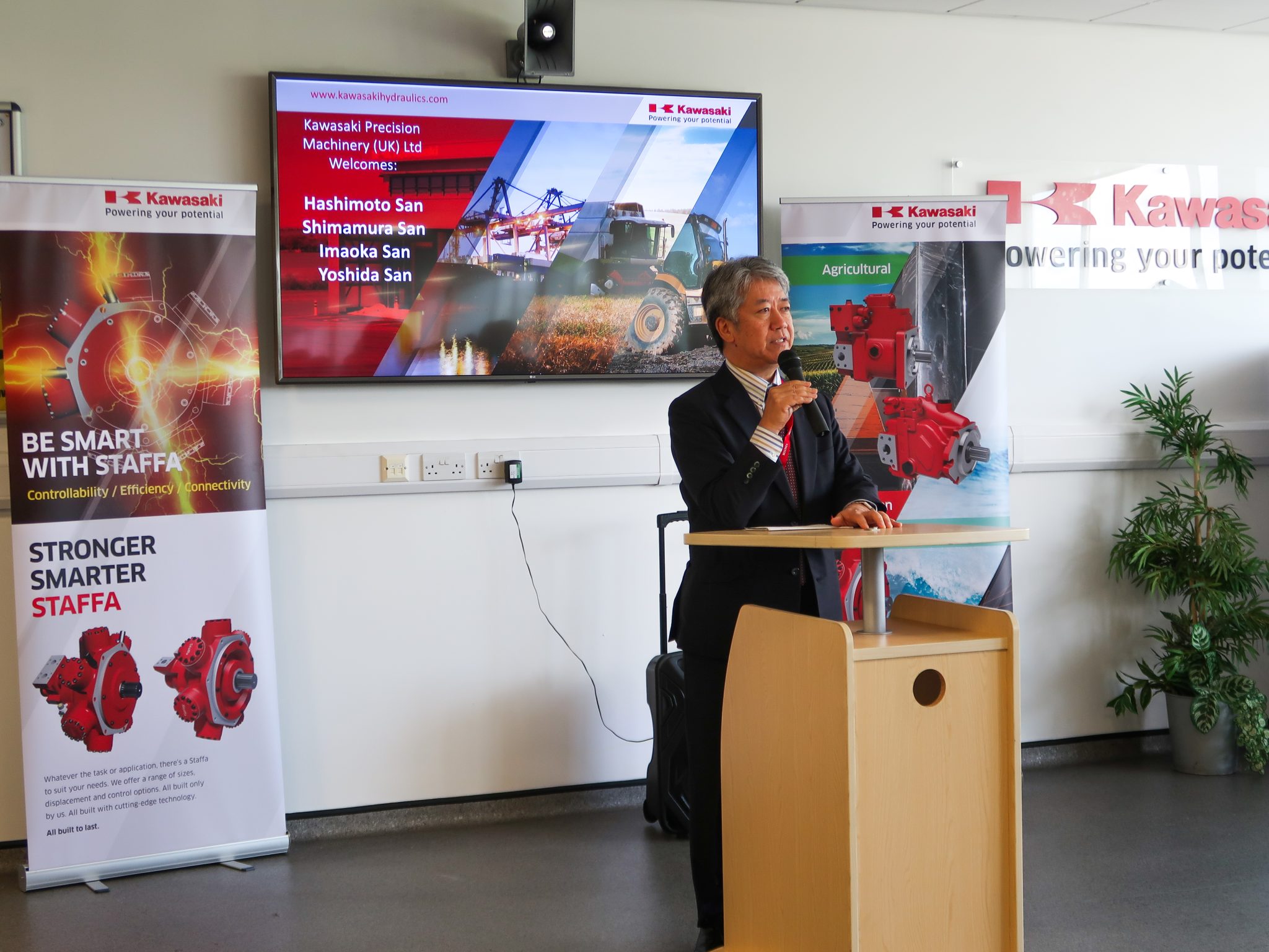 President of Kawasaki visits KPM UK – Kawasaki Precision Machinery